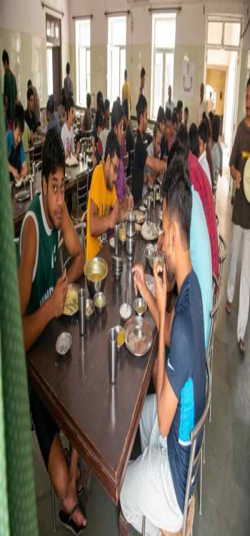 Difference Between PG and Hostel: Which to Choose?