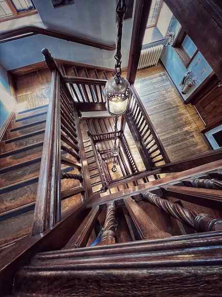 Get Inspired: 18 Wooden Staircase Designs to Elevate Your Space
