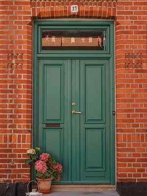 10 Door Colour Combination Ideas for your Home