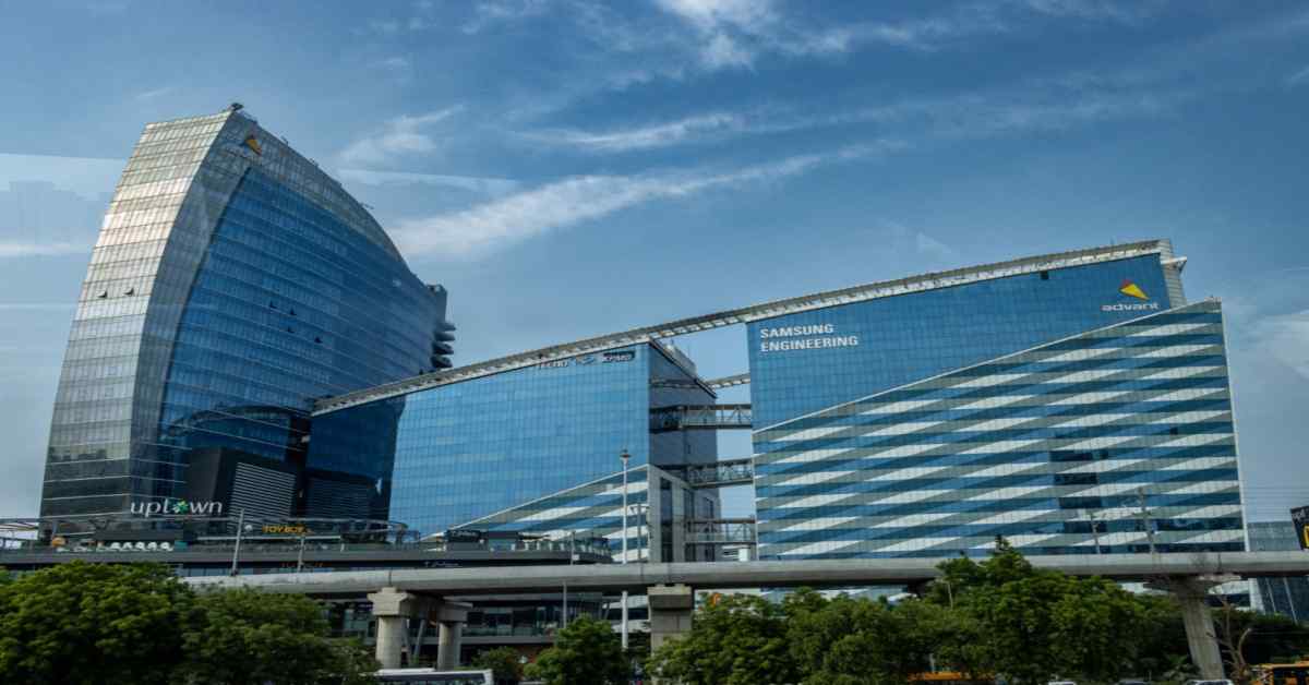 IT Companies in Noida: Unveiling the Top 10 & Where to Live Now!